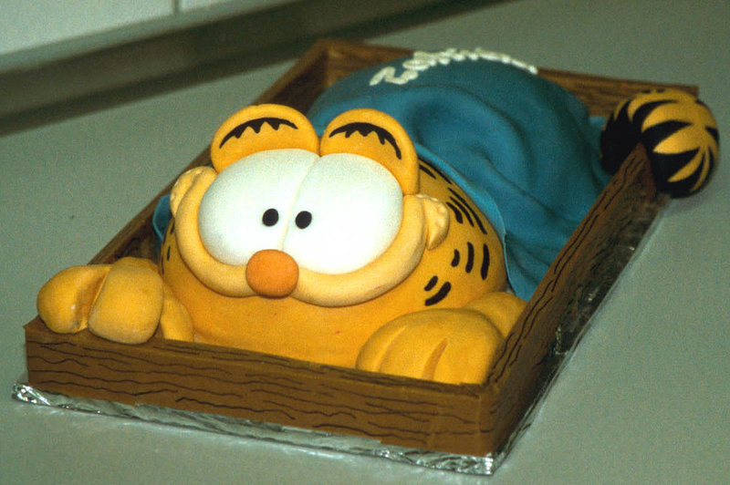 garfield_cake_by_ginas_cakes-d5l6409 – EntertainmentMesh