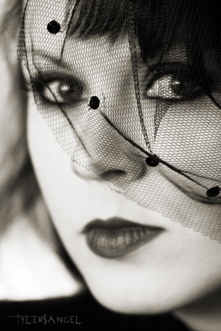 Beauty Behind the Veil: 35+ Eye Catching Girl Pictures – EntertainmentMesh