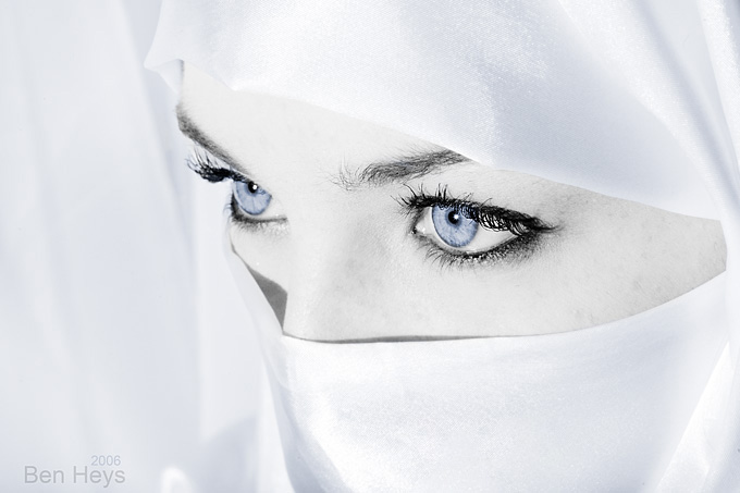 Beauty Behind the Veil: 35+ Eye Catching Girl Pictures – EntertainmentMesh