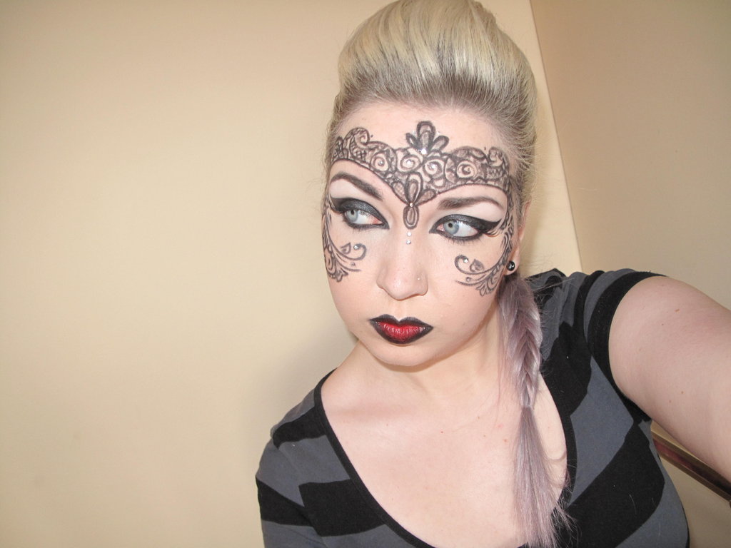 25 Hot Looks With Exotic Lace Makeup | EntertainmentMesh