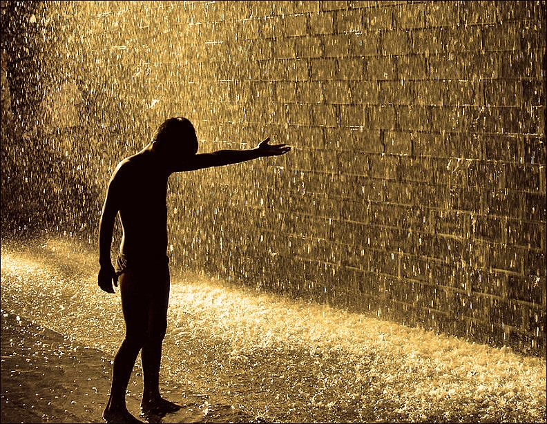20 Beautiful Photos Taken In Rain – EntertainmentMesh