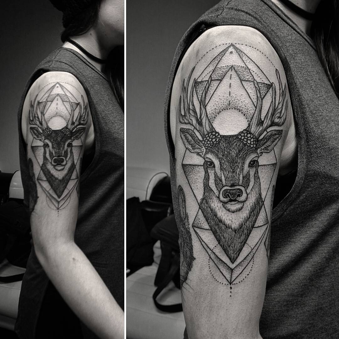 15 Stunning Deer Tattoo Designs – EntertainmentMesh