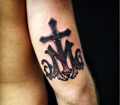 cross tattoo with initials – EntertainmentMesh