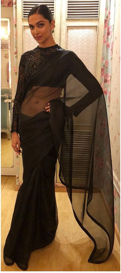 12 Deepika Padukone Stylish Looks in Sarees – EntertainmentMesh