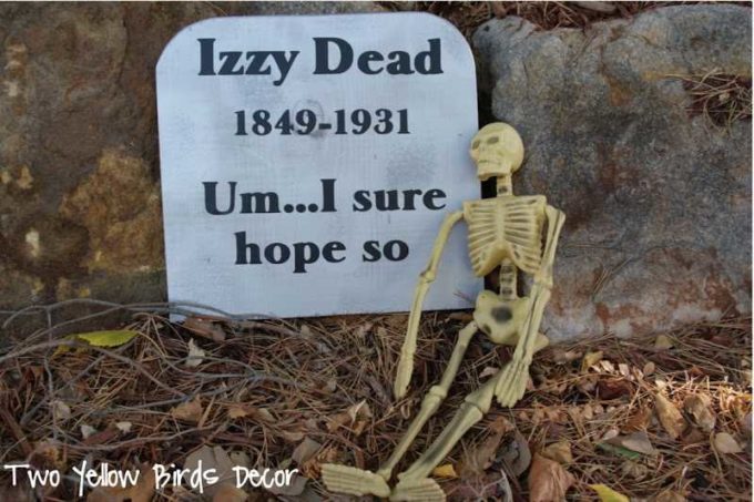 20 Funny Tombstone Sayings for Halloween 2019 – EntertainmentMesh