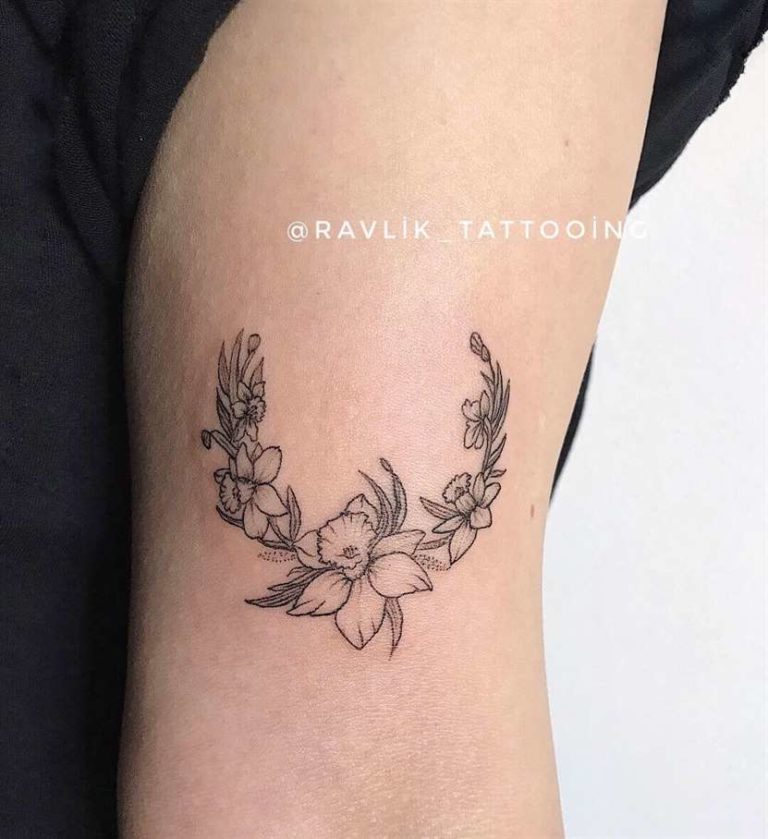 20+ Amazing December Birth Flower Tattoo Ideas – EntertainmentMesh