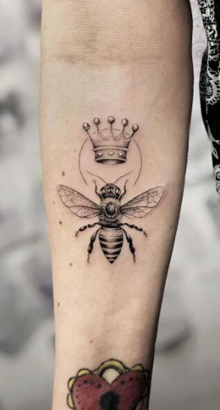 20+ Cute Bumble Bee Tattoo Design Ideas with Meaning